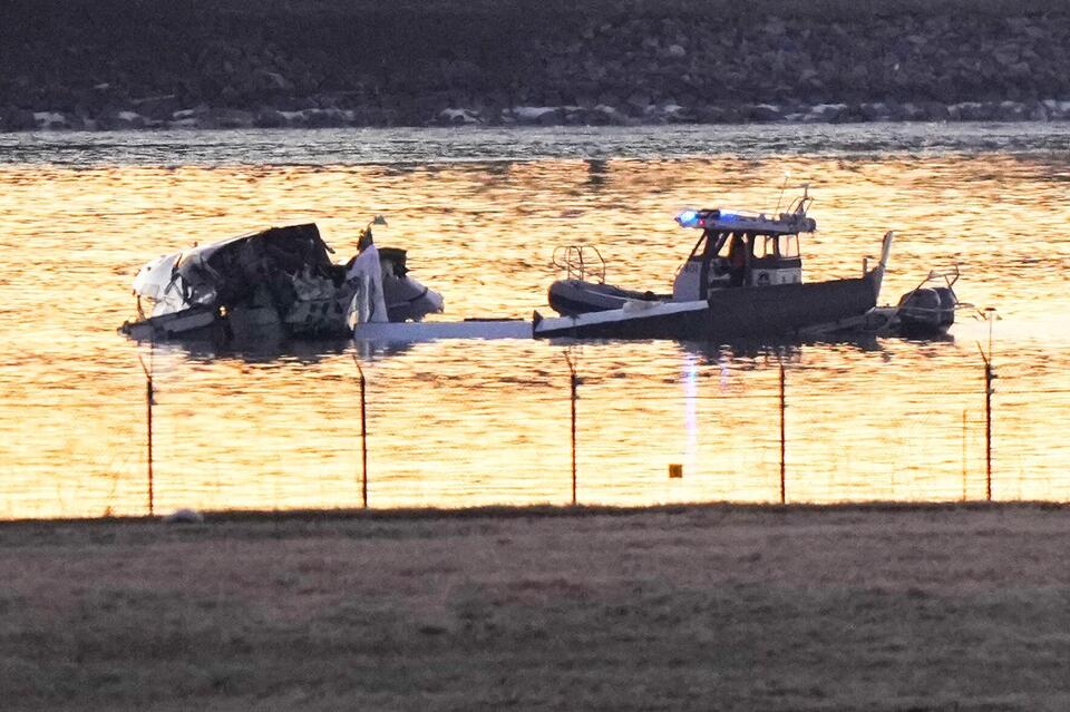 Charles residents were aboard plane that crashed into Potomac - NewsBreak