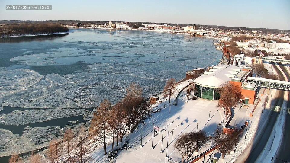 Ohio River Freezes For The First Time Since 1978 - NewsBreak