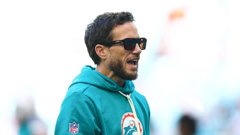 Mike McDaniel to interview with the Browns on Monday - NewsBreak