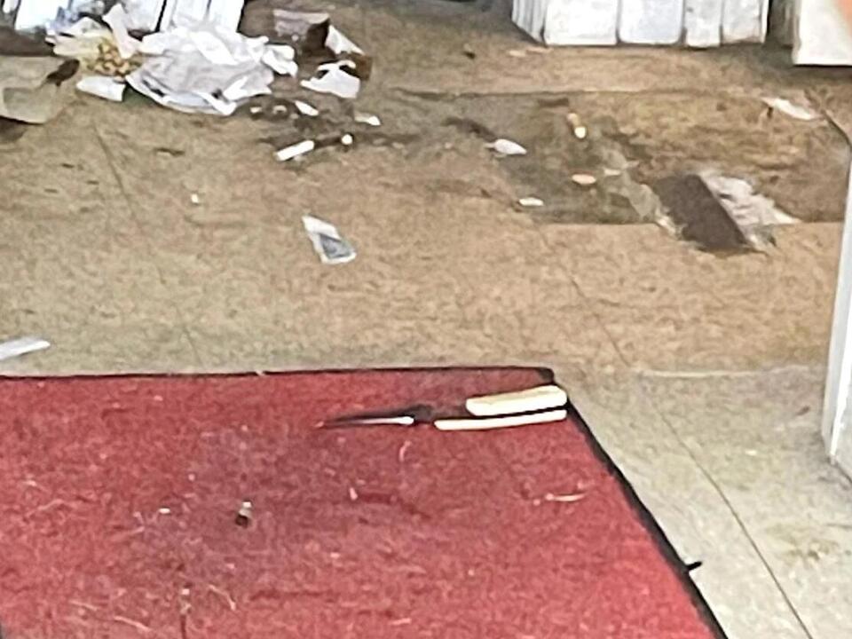 13 Shots Fired As Deputies Kill Knife-Wielding Suspect