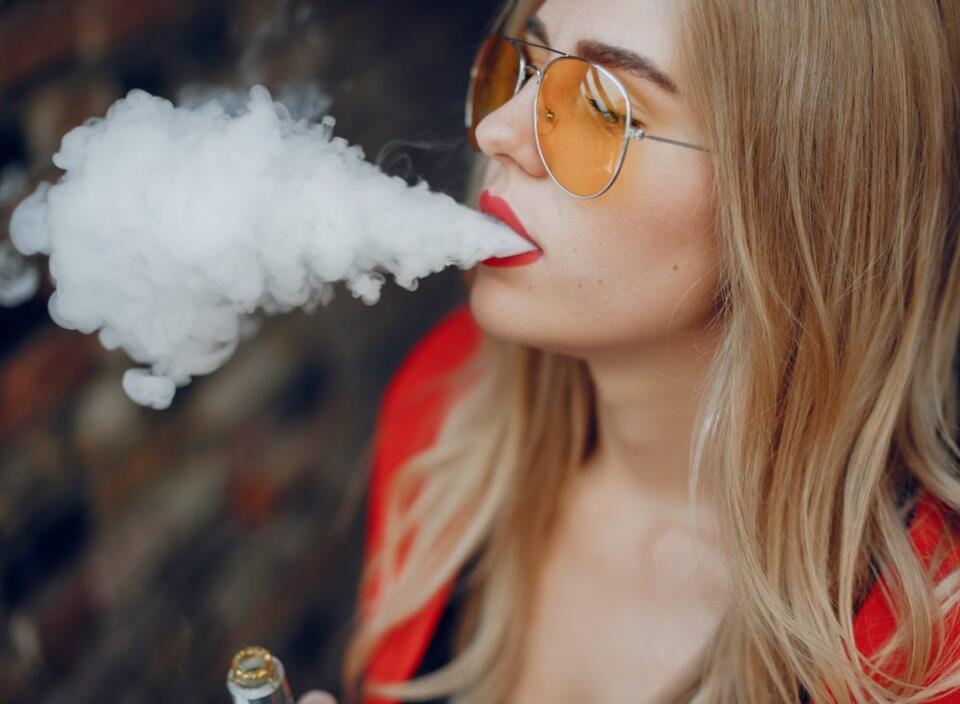 Flavored cannabis vapes are catching on fast with teens - NewsBreak