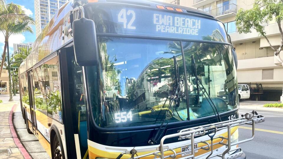 26-year-old woman charged after bus damaged, driver injured in Kalihi ...