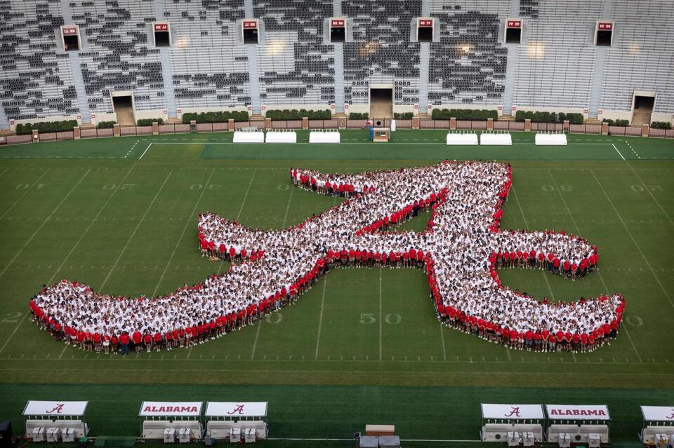 University of Alabama Again Sets Record, Enrolling Over 42,000 - NewsBreak