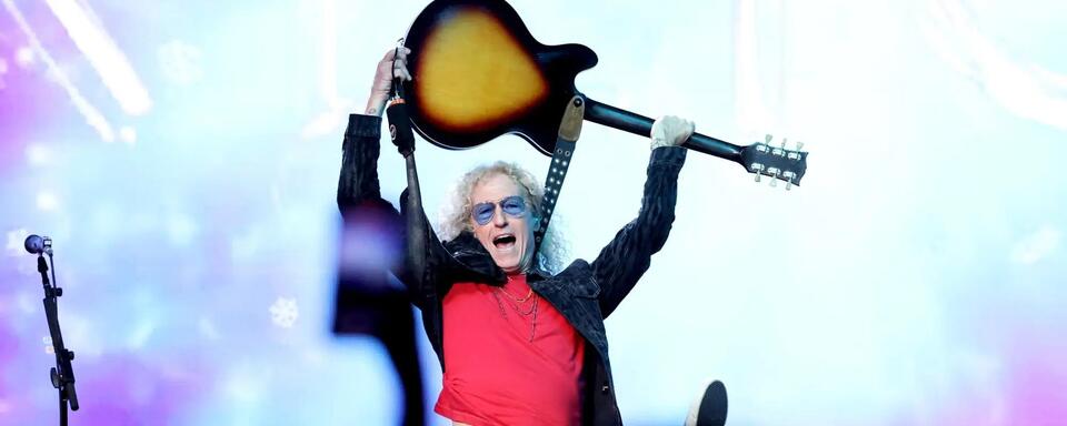 Foreigner Invades the Macy’s Thanksgiving Day Parade Atop the ...