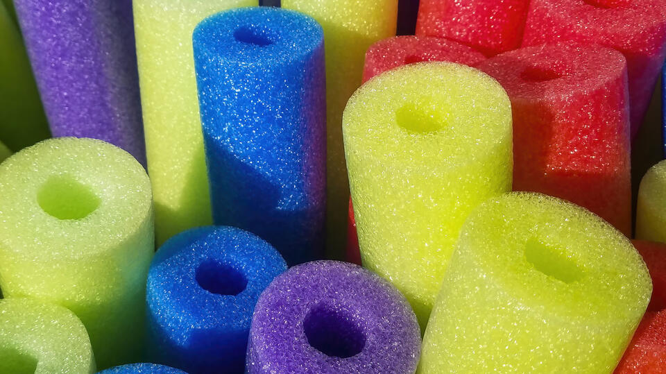 A Creative Pool Noodle DIY That'll Add Privacy To Your Outdoor Space ...