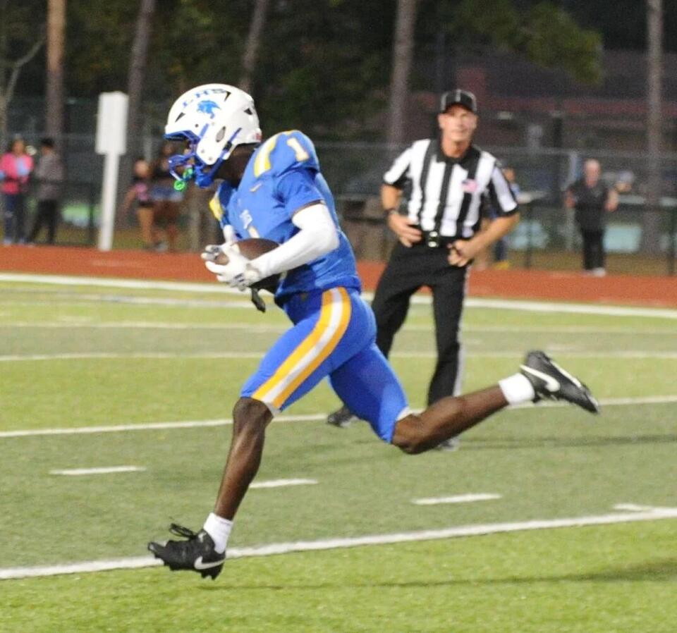 Gerald, undefeated Loris football overwhelms North Myrtle Beach - NewsBreak