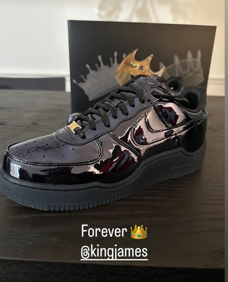 This LeBron James Nike Air Force 1 Has a Crown-Shaped Midsole - NewsBreak