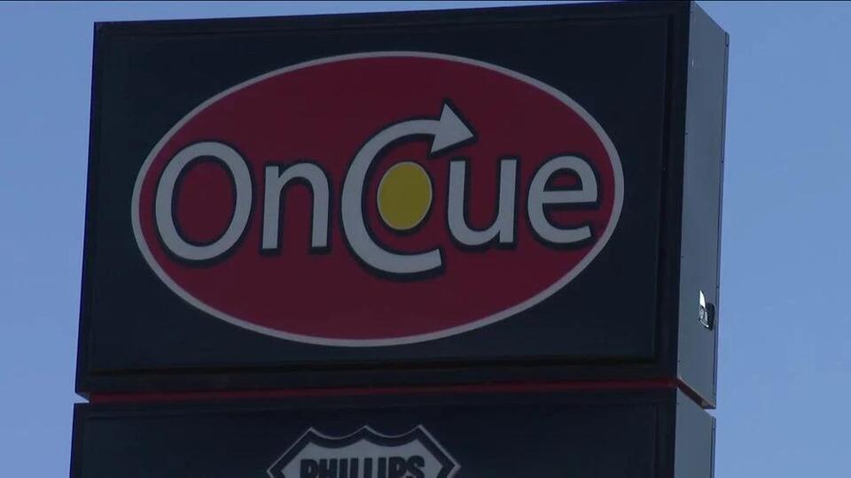 Viral video shows locked doors at OnCue during OKC tornado warning ...
