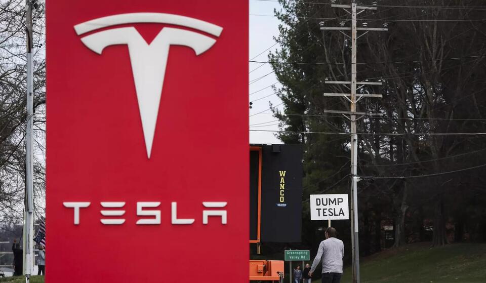 Man gets minimum sentence for torching Tesla in Elon Musk protest ...