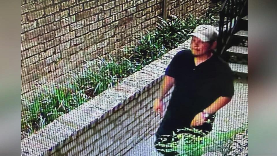 Man arrested after allegedly exposing himself, entering student ...