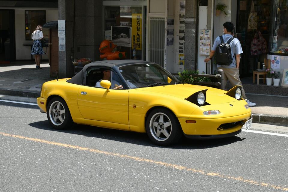 6 Sports Cars That Made Millennials Fall in Love With Driving Again ...