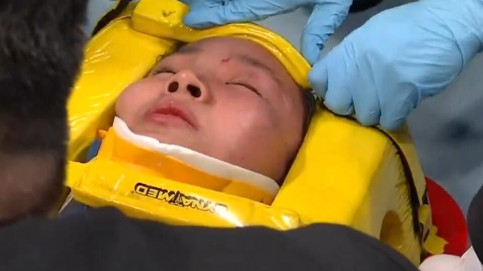 UFC fighter sent to hospital after suffering brutal knockout - NewsBreak