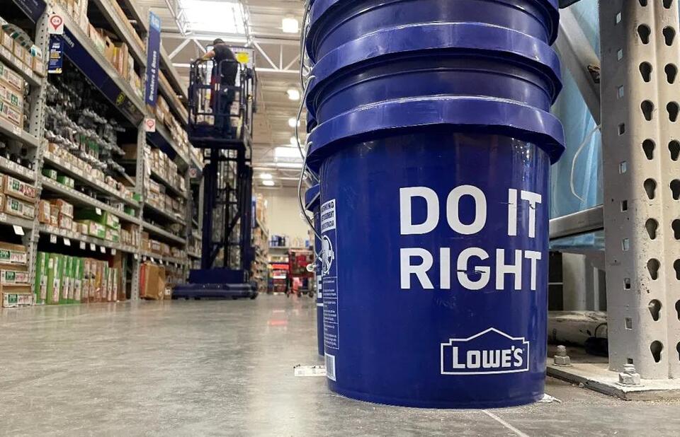 This $2 Mini Pink Bucket From Lowe’s Is Flying off Shelves—Here Are ...