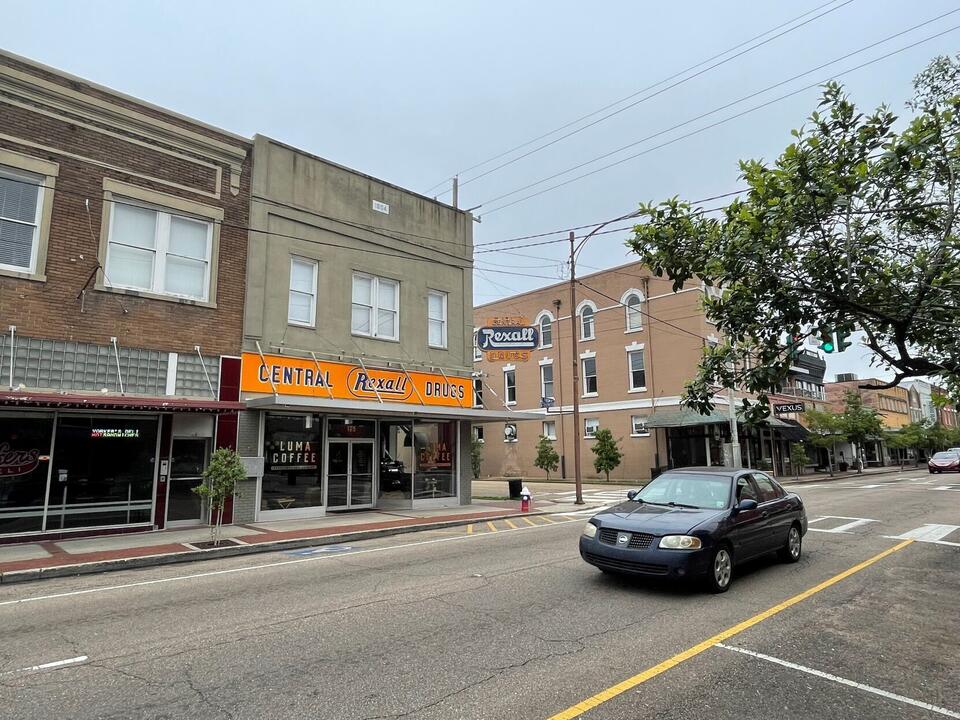 This top lawyer won big in a Louisiana pharmacy fraud case. He's also ...