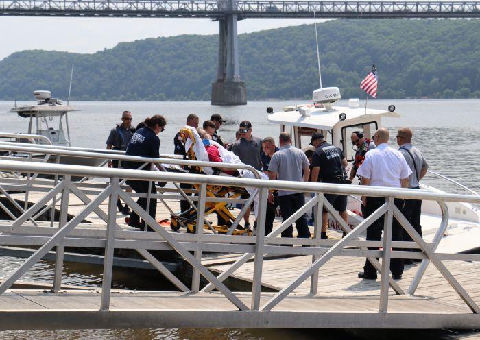 Man survives jump from bridge to Hudson; fights with rescuers (VIDEO ...