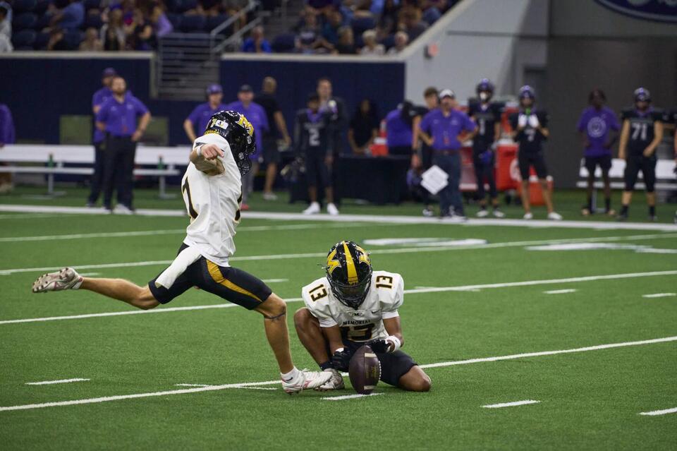 Walk-off FG seals redemptive win for Memorial over Liberty - NewsBreak