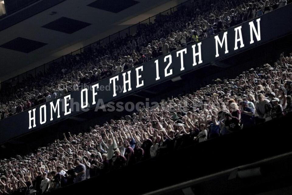 Why Texas A&M's Midnight Yell is one of the ultimate college football ...