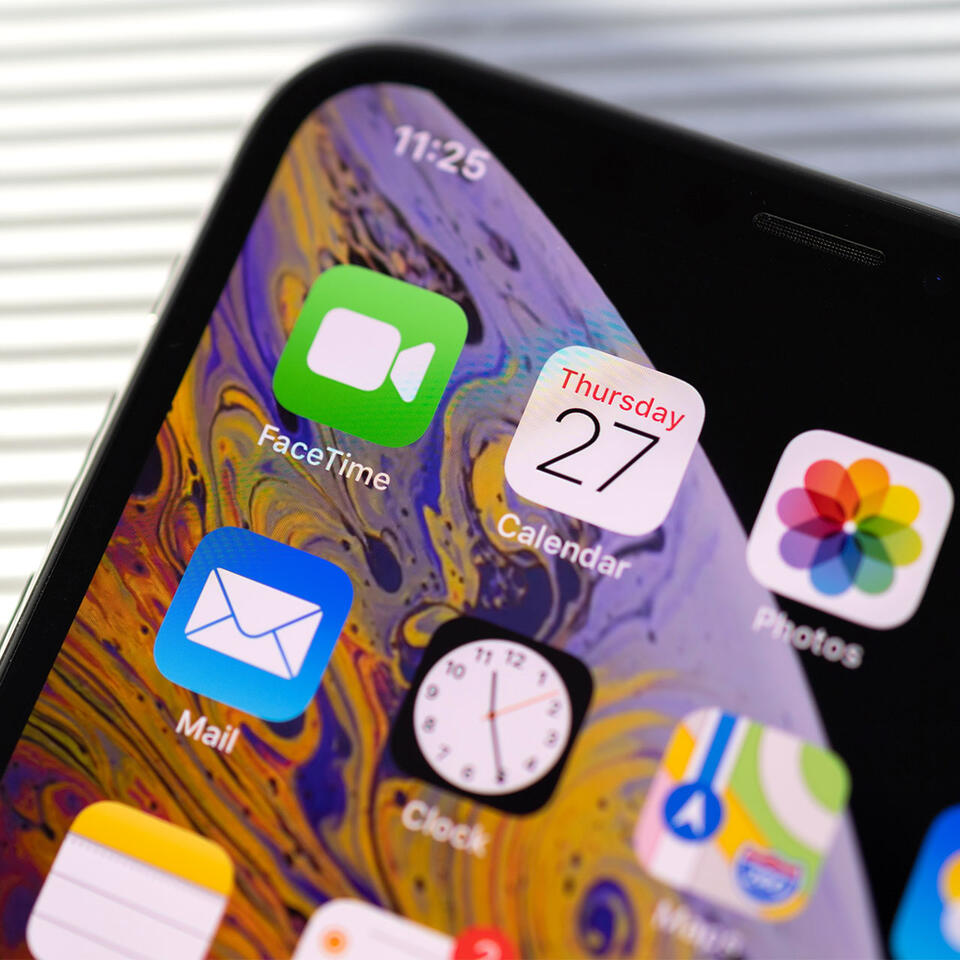 5 Preinstalled iPhone Apps You Can Delete To Clear Up Storage, Experts ...