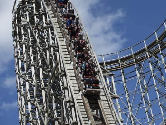 Roller Coaster Fans Are Extremely Concerned Following the Six Flags ...