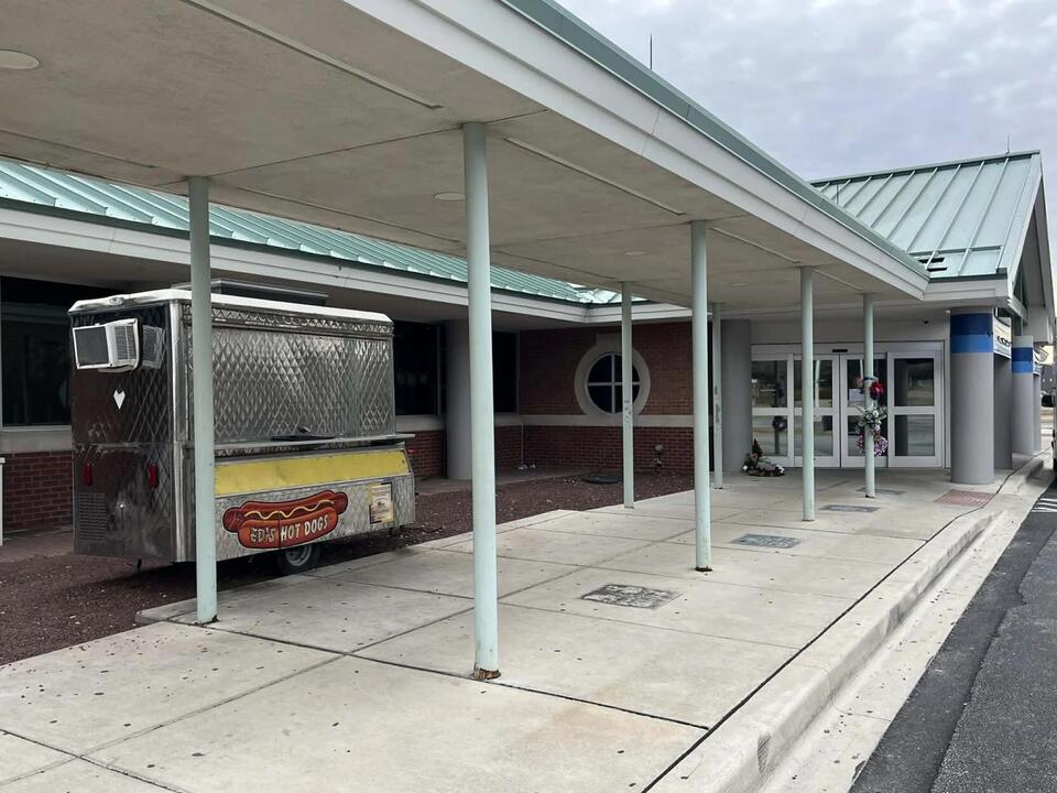 Employee sparks support for Wilmington DMV food cart owner waiting out ...