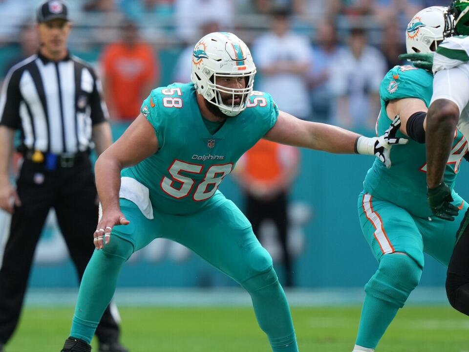 Connor Williams to visit with Seahawks