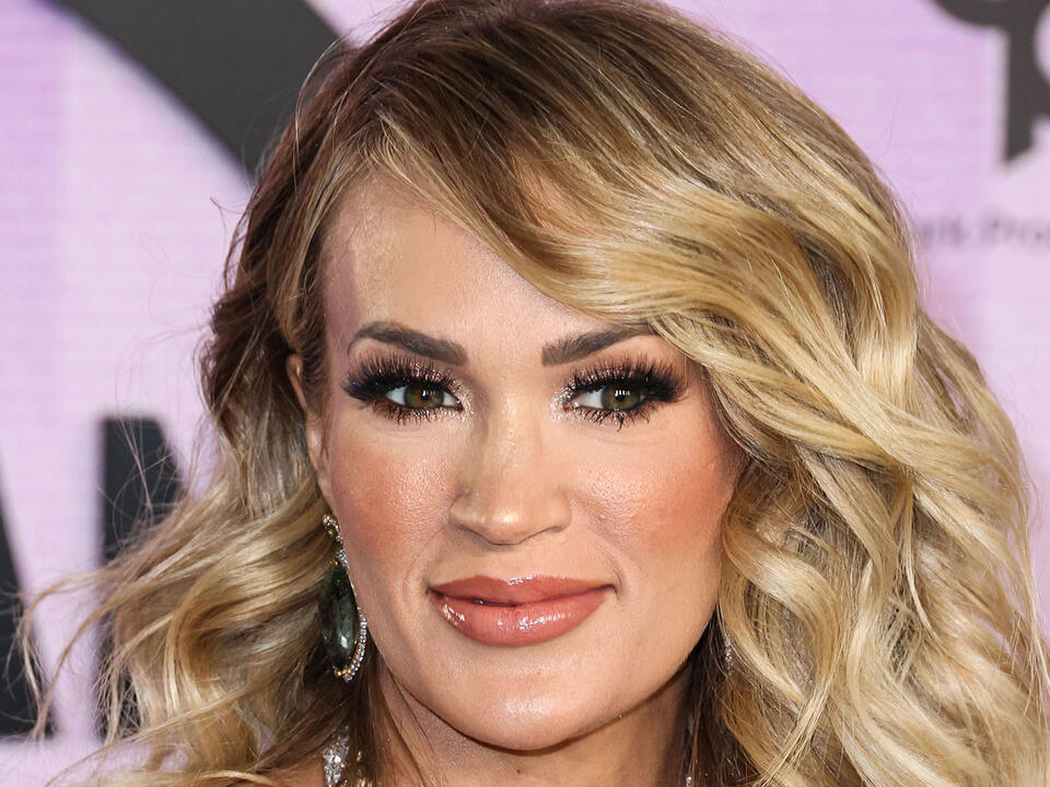 Carrie Underwood Looks Unrecognizable To Fans In Her Latest Post From ...