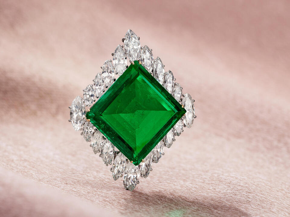 Cartier-crafted Aga Khan emerald and diamond brooch sets a $9 million ...