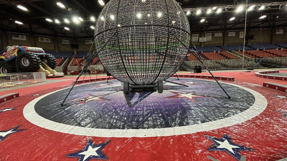 The Shrine Glow Circus Spectacular promises to entertain the whole ...