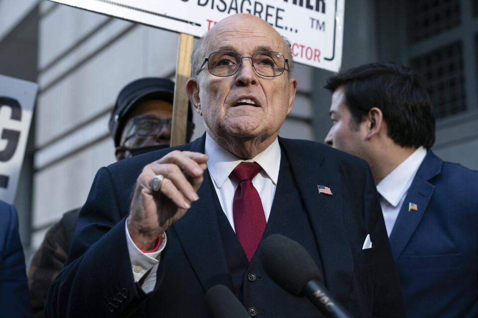 Justice Dept. Sues DC Bar Over Disciplinary Action Against Trump ...