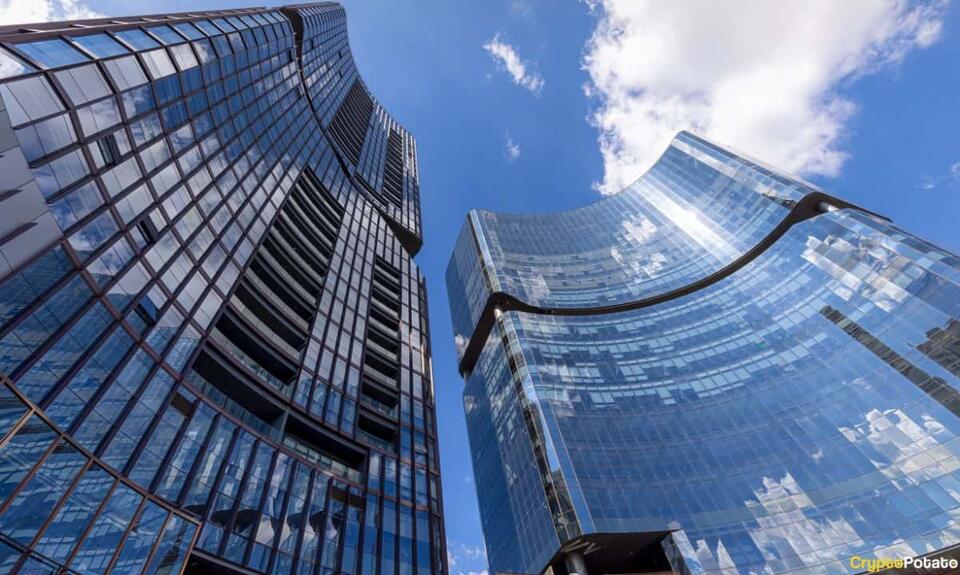 XRP and Solana ETFs: Wall Street Validation or Decentralization Death ...