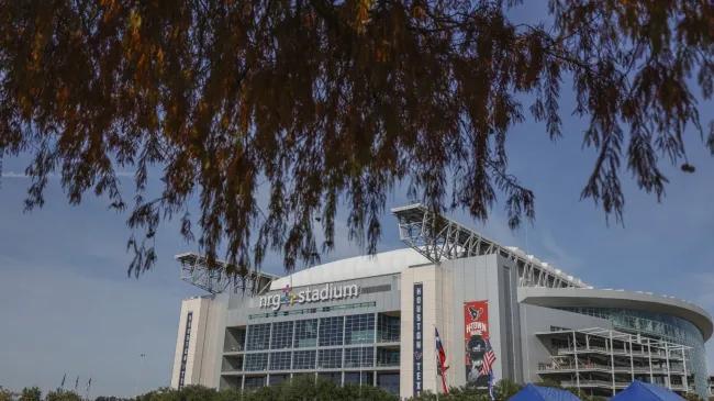 National Championship Ticket Prices Plummet After Texas, Alabama Lose ...
