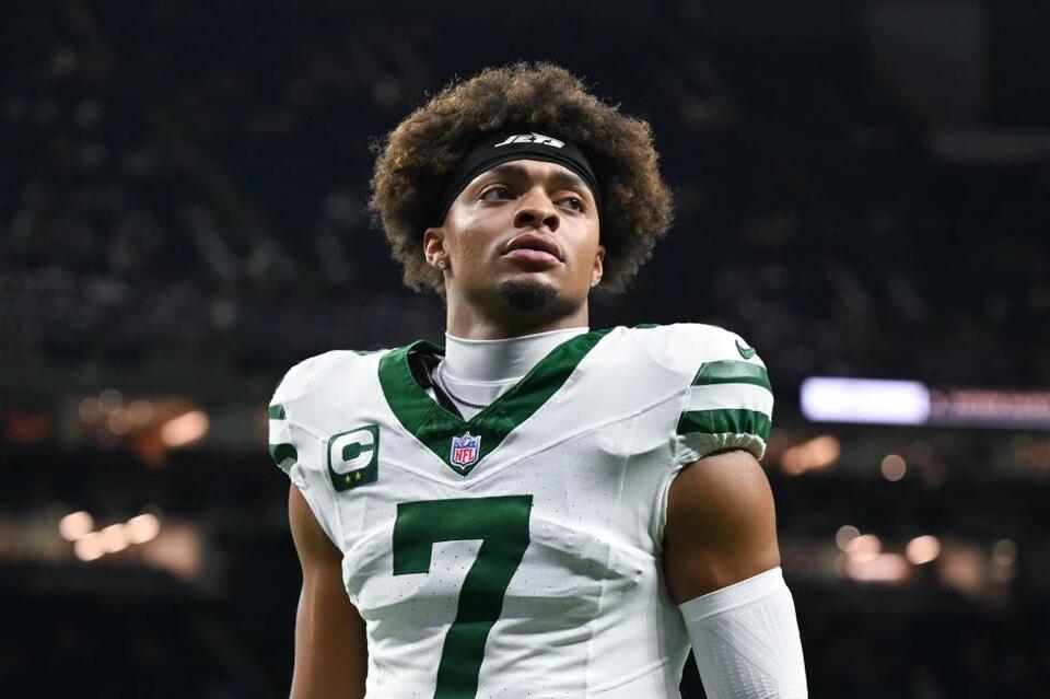 Jets place QB Justin Fields on injured reserve, ending disappointing ...