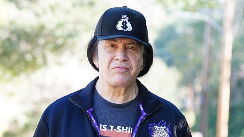 Gene Simmons Gives Fans Update After Health Scare During KISS Concert ...