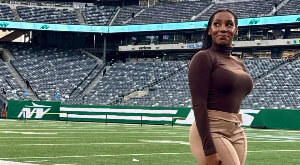 Carolina Panthers Reporter Posted Eye-Popping Photo of Herself on the ...