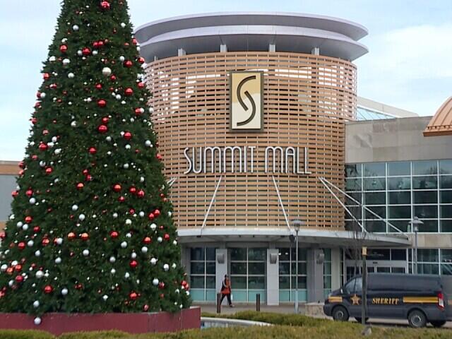 Chaos at Summit Mall an 'orchestrated' event, sheriff says - NewsBreak