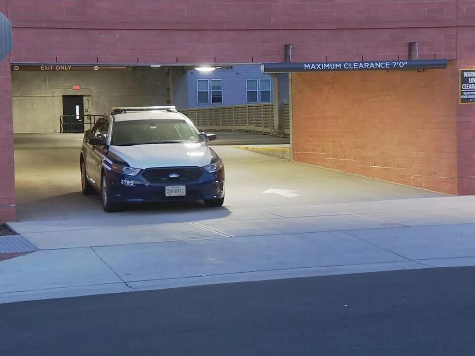 1 dead, 1 in custody after Fairfax County parking garage shooting: Police