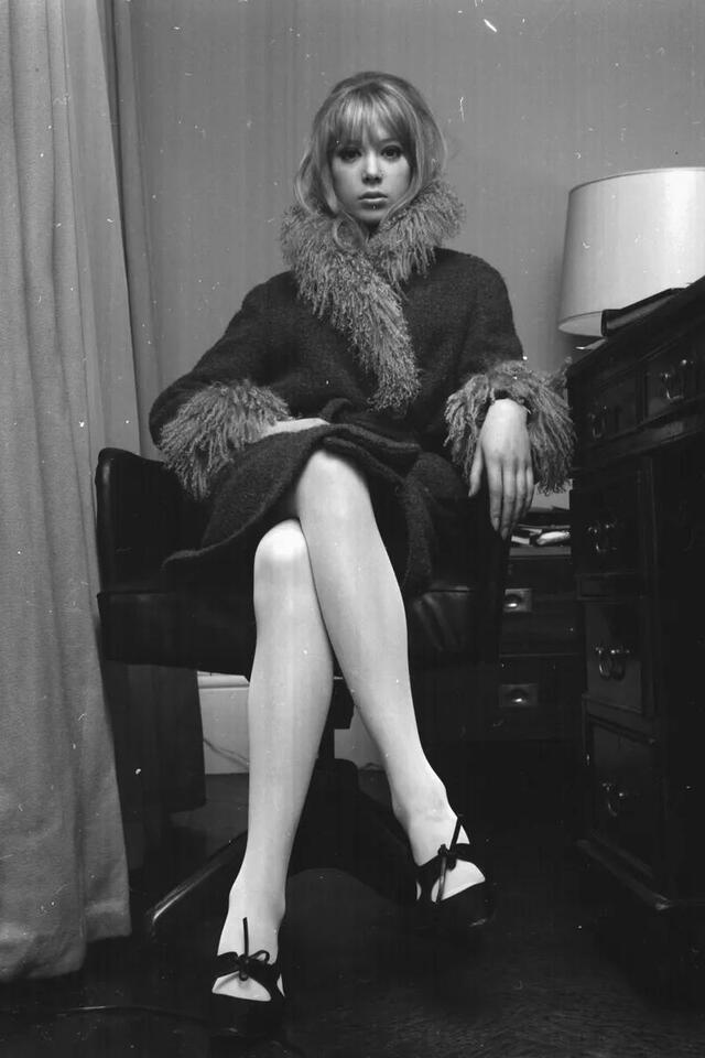 13 Looks That Prove Pattie Boyd Was The Ultimate ’60s Style Icon ...