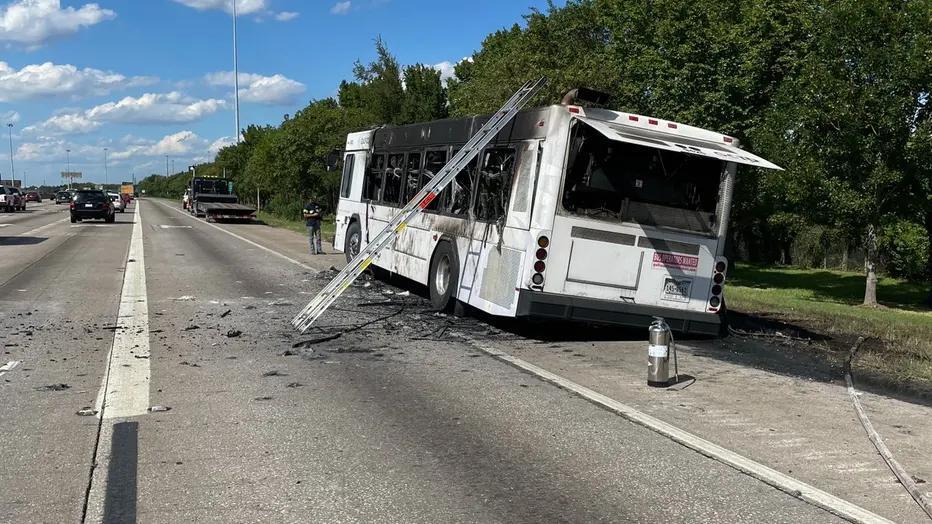 Houston: 610 East Loop lanes blocked following bus fire, officials say ...