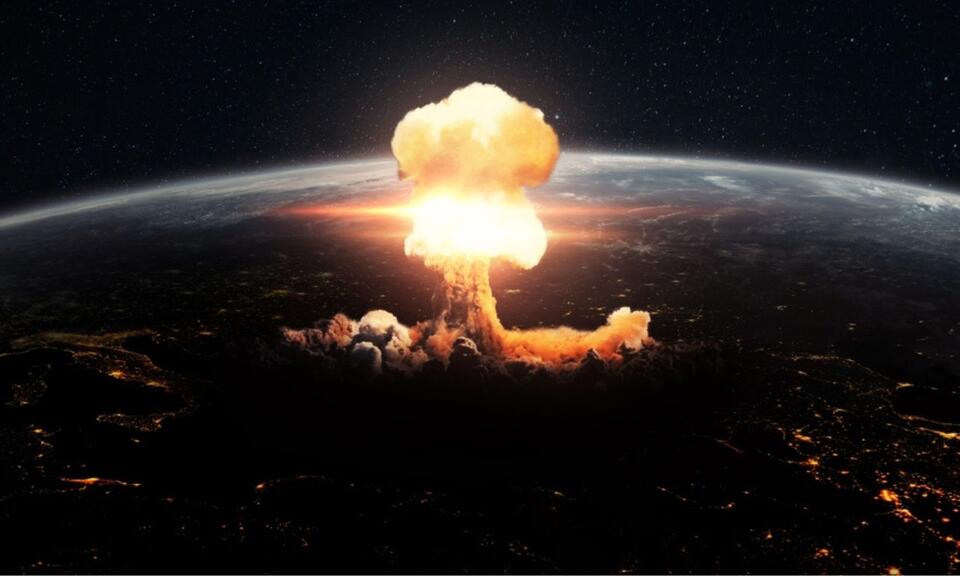 The First 60 Minutes After a Nuclear Blast: Your Life-Saving Guide to ...