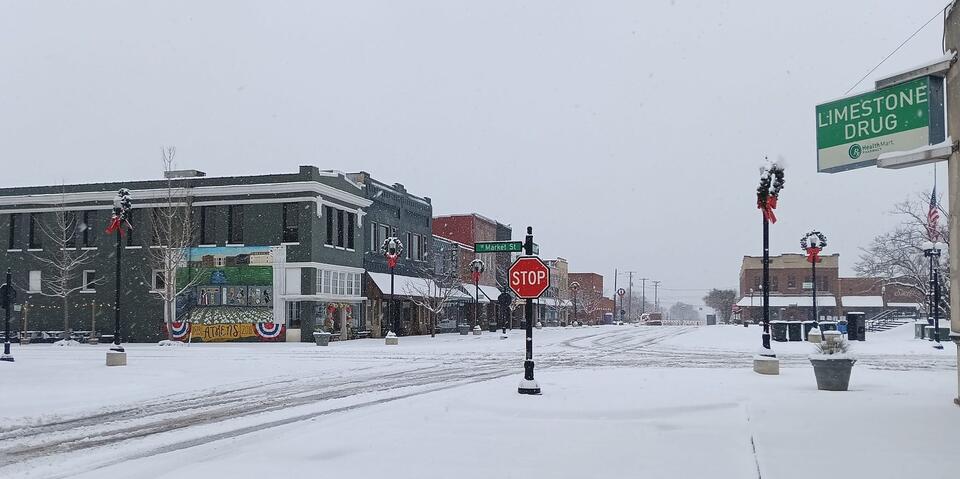 As snow and freezing rain taper off, roads remain treacherous - NewsBreak