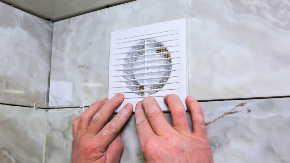 You’re making your bathroom fan useless with one easy-to-miss mistake ...
