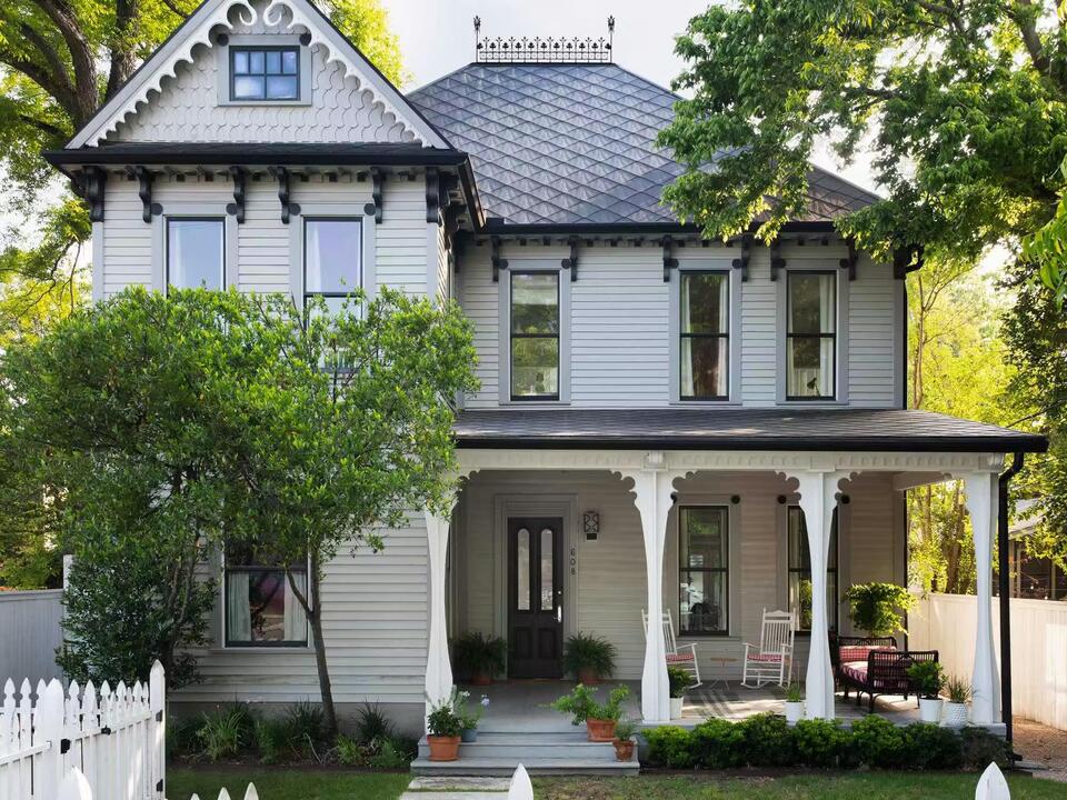 Elijah Wood's former Austin home hits the market and more top stories ...