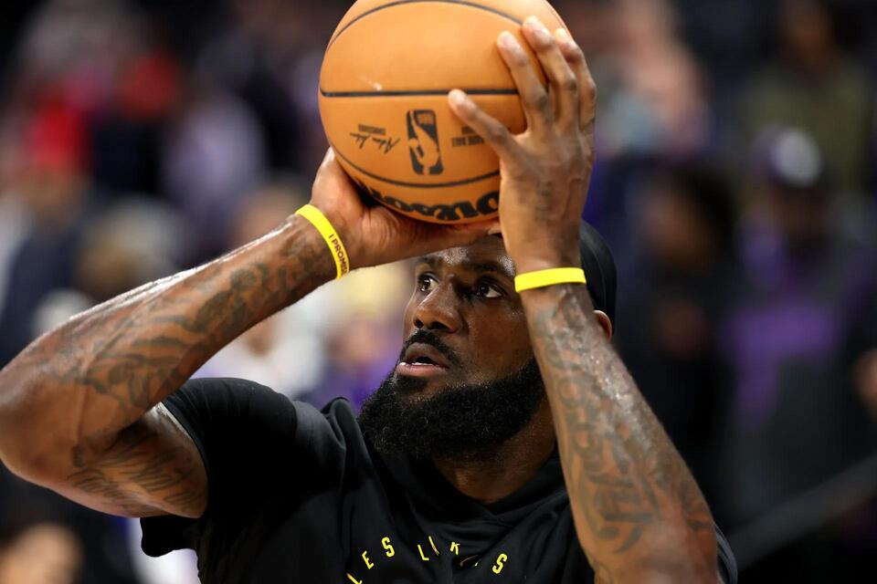 What is the ‘LeBron Smiling’ meme? The viral “Can’t Believe This is My ...