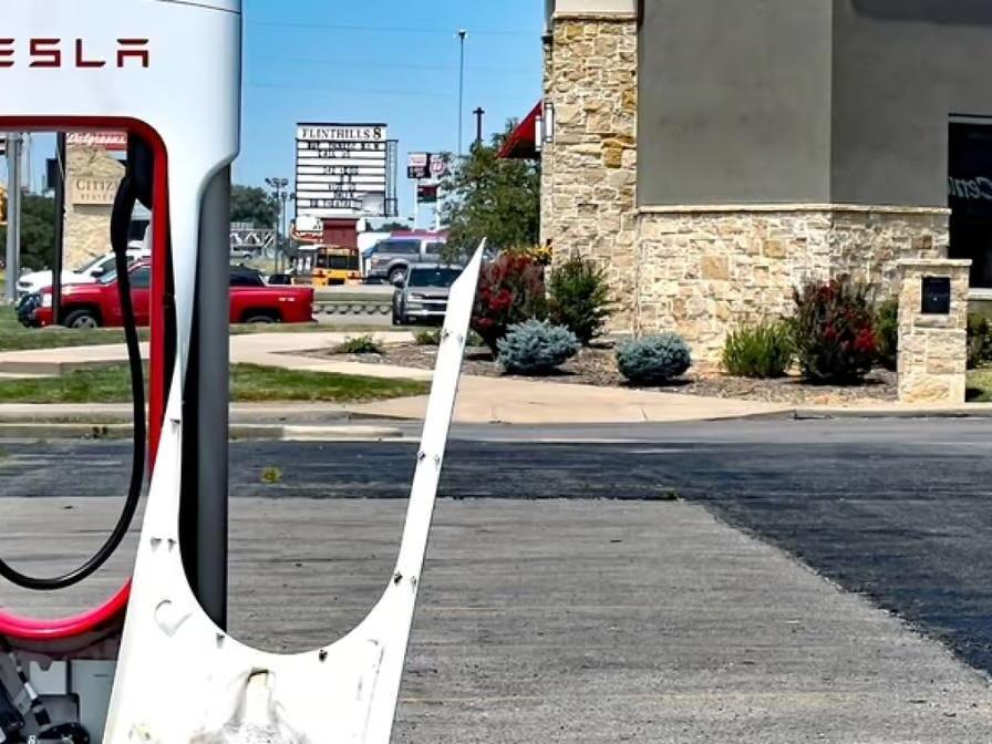 ‘Desperate times’: California thieves are cutting Tesla charging ...