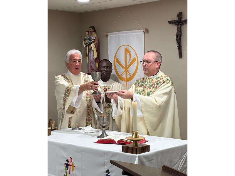 Holy Cross Hospital – Davis dedicates new chapel for healing body, mind ...