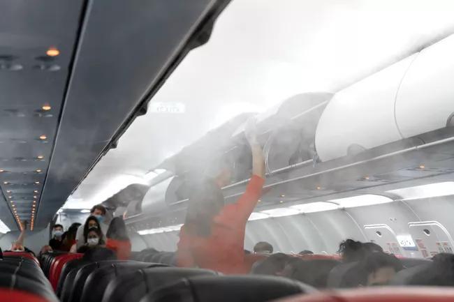 Plane Makes Emergency Landing, Deploys Slides After 'Haze' Filled Cabin ...