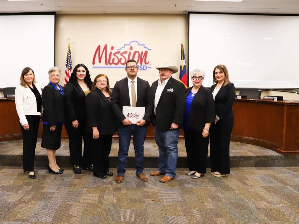 Mission CISD swears in new trustee