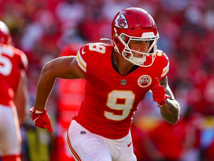 Patrick Mahomes and Travis Kelce's classy gesture to Louis Rees-Zammit ...