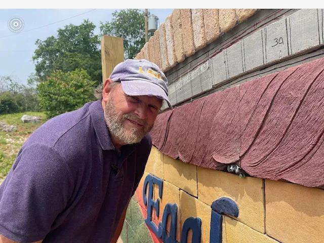 Tazewell County artist turns bricks into art