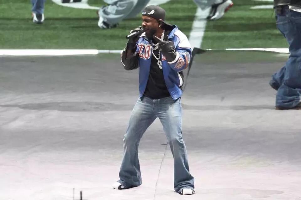 Kendrick Lamar’s Iconic Super Bowl Pants Were Actually Women’s Jeans ...